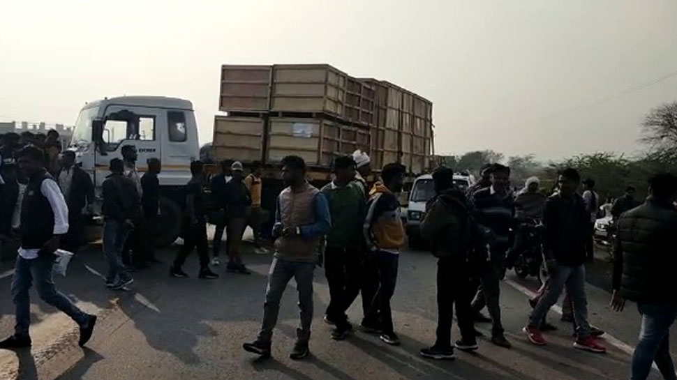 driver was upset after challan was cut in NH 21 park his vehicle on ...