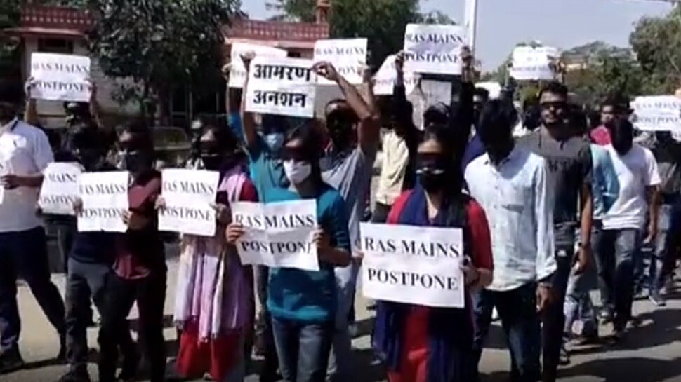 Agitation demand postponement of RAS Main examination three applicants ...