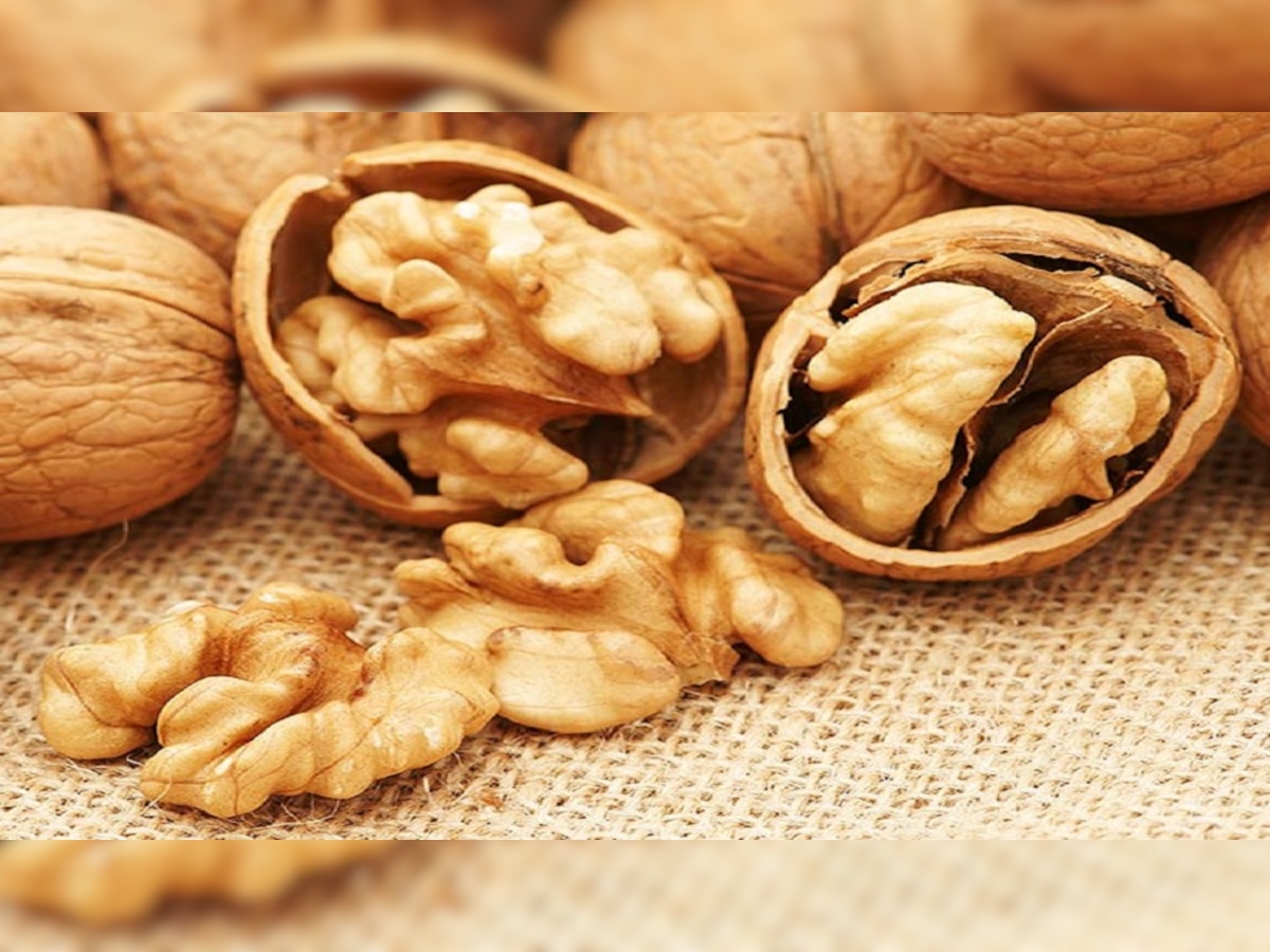 Walnuts are very beneficial for the skin know how to use and apply as ...