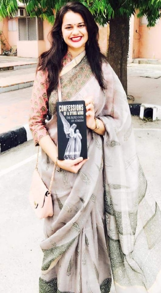 You should know about the one of the most beautiful IAS officer of ...