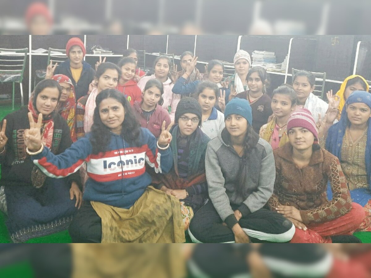 Dholpur Women of Smart Village Dhanora are not even behind they also ...