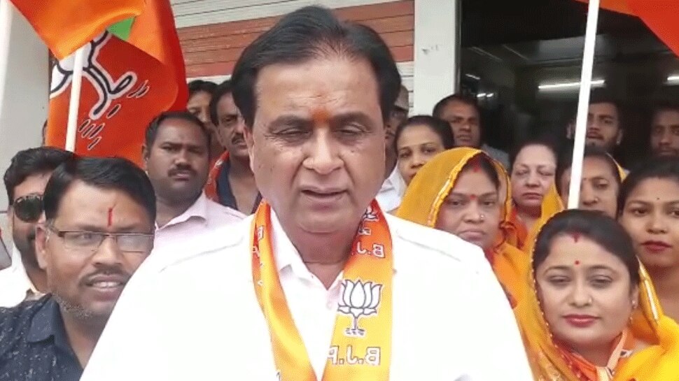 Celebration of BJPs victory in other states including UP workers were ...