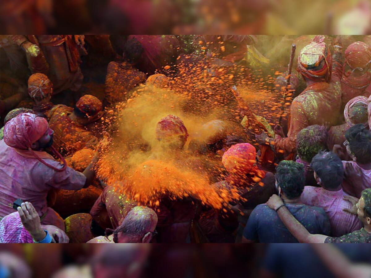 Holi celebration tradition of Donkey ride for son in law in Maharashtra Beed district | गधे पर ...