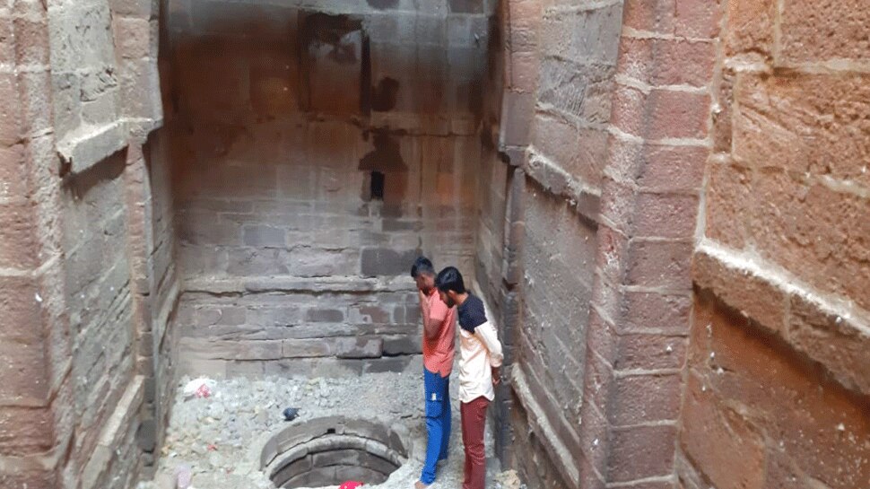 Crisis on the existence of stepwell becoming a heap of garbage know ...