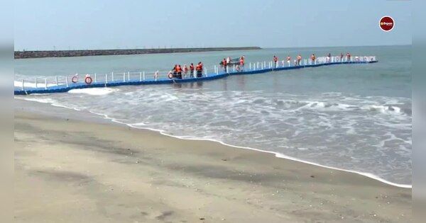 Kerala floating bridge set up by the state tourism at Beypore beach in ...