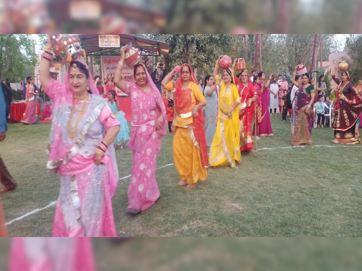 When more than Hundred women performed in colorful outfits together in ...