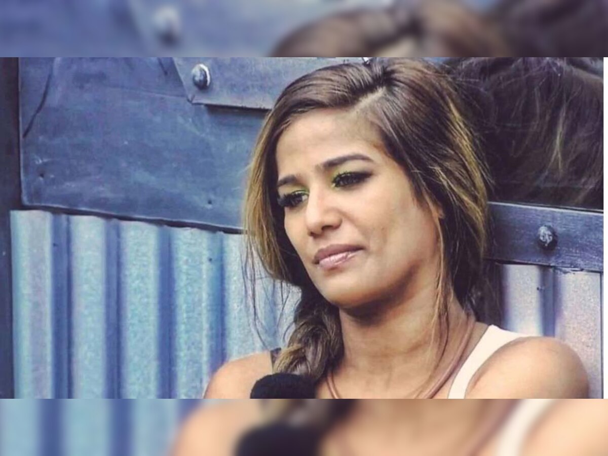 Poonam Pandey got emotional and teary eyed remembering her breakup with ...
