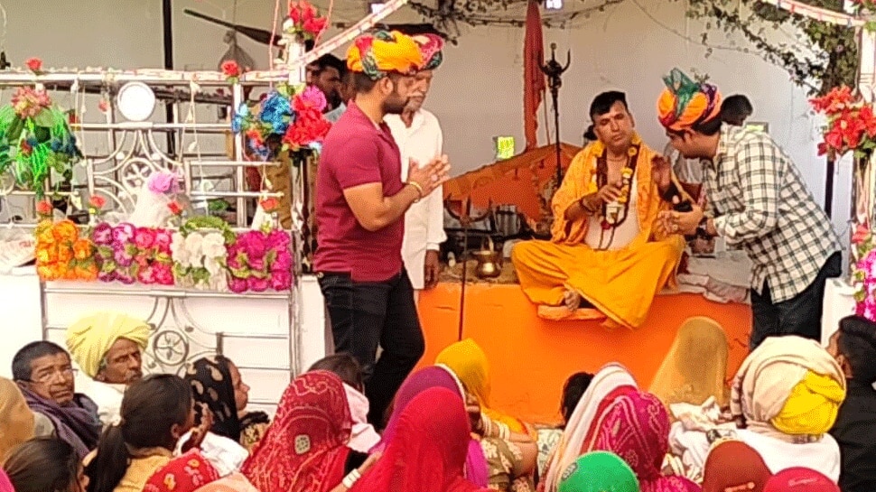 Who is Dhuni Wale Baba in Baghsuri village in Nasirabad where the crowd ...