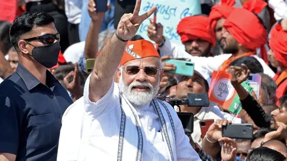 BJP new saffron caps are given to bjp mp in parliamentary party meeting ...