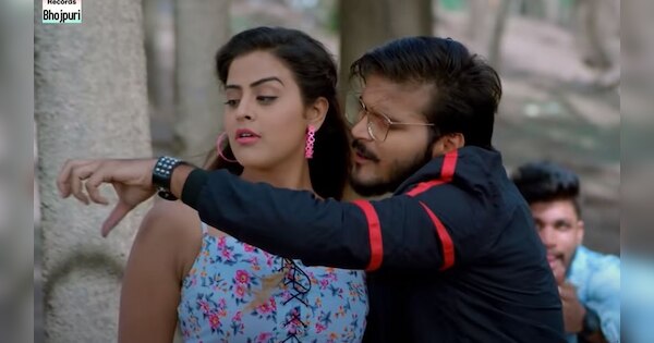 Yamini Singh created a ruckus in Arvind Akela Kallu Bhojpuri song Rumal Khons Ke|अरविन्द अकेला ...