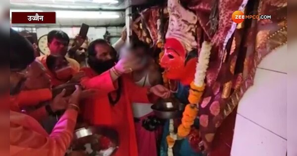 serve alcohol to devi durga on maha ashtami in chaubis khamba mandir ...