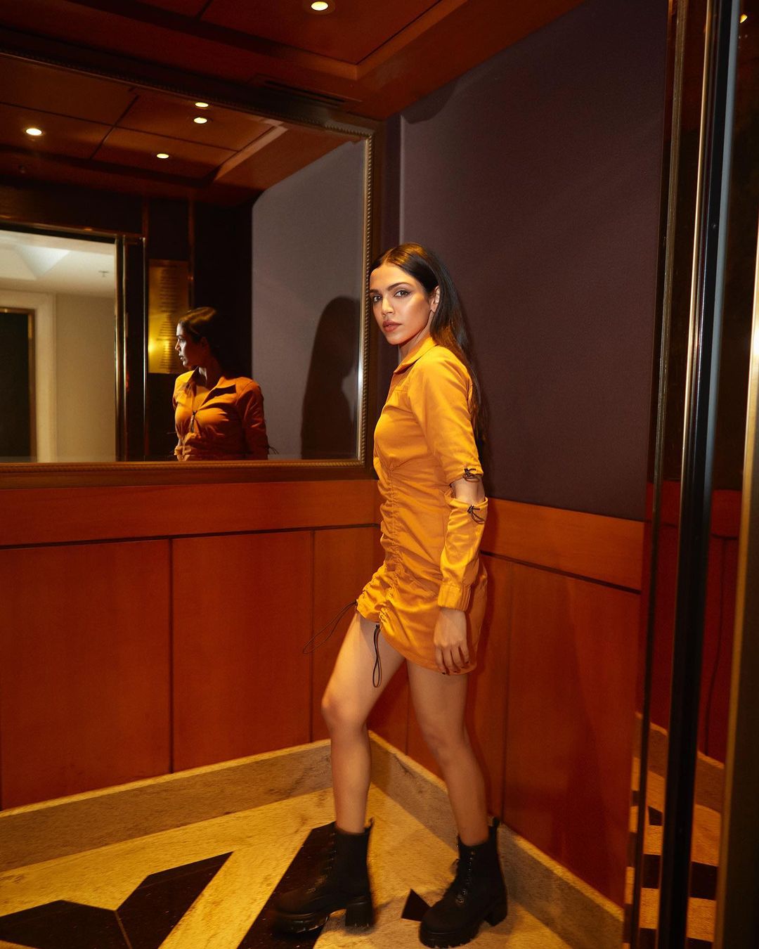 Mirzapur Sweety Gupta aka Shriya Pilgaonkar wear tight mustard color ...