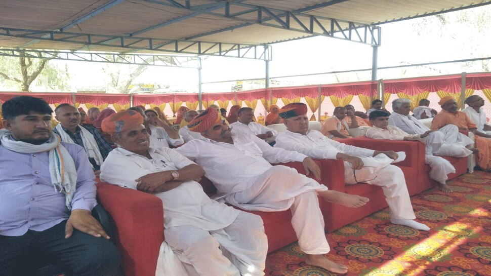 Idol was consecrated in Kharia Khangar Shiva temple flowers rained by ...
