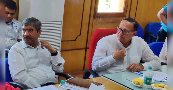 BD Kalla gave big relief to education workers increased assistance ...