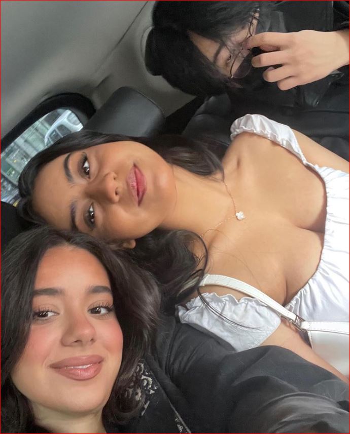 Ajay Devgan And Kajols Daughter Nysa Devgan Hot Pics କୌଣସି ବଲିଉଡ