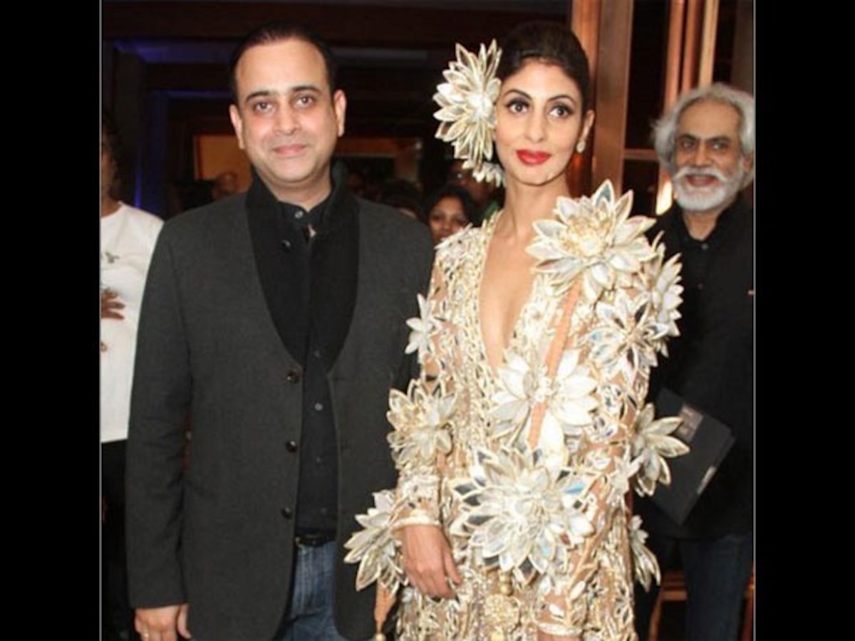 shweta bachchan unseen romantic photos with husband nikhil nanda ...
