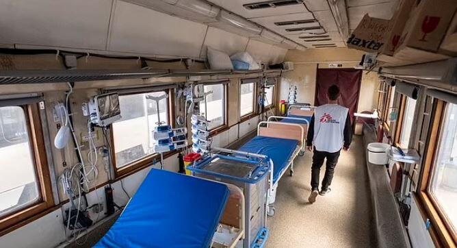 Secret hospital train running in Ukraine know how it saves wounded ...