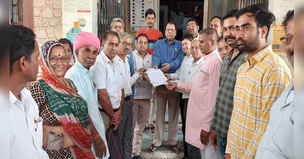 Memorandum given to SDM in name of CM demanding to make Sumerpur a ...