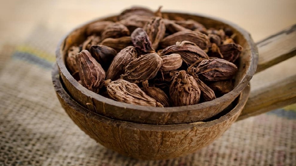 Health Tips Benefits of Brown Cardamom badi elaichi ke fayde for men ...