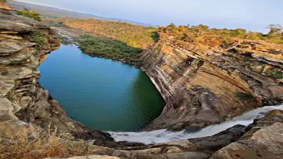 famous waterfalls in uttar pradesh lakhaniya Chuna Dari mukkha ...