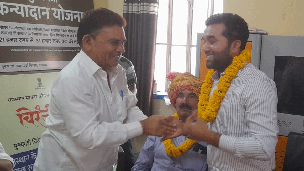 A grand welcome to a successful student in UPSC |यूपीएससी में सफल छात्र ...