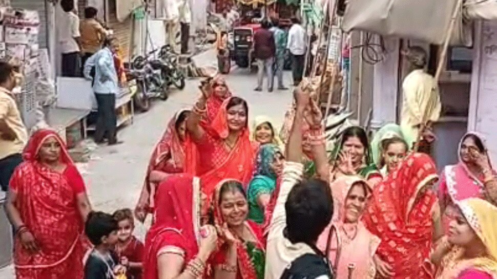 Niwai Their evacuation was taken out with a bandwagon from Shreeji ...