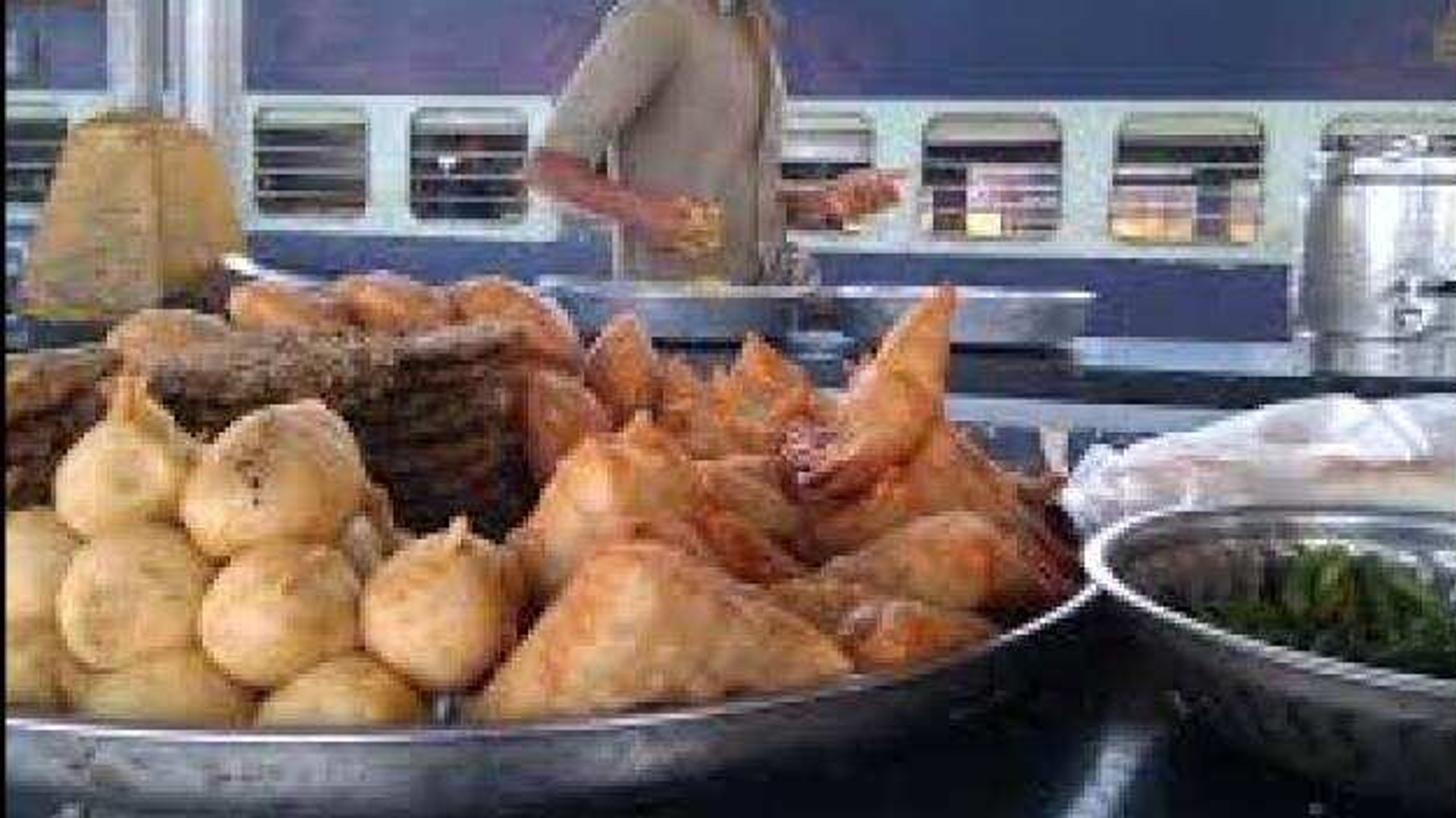 Kanpur central station Samosa stall sealed when weight of samosa turned ...