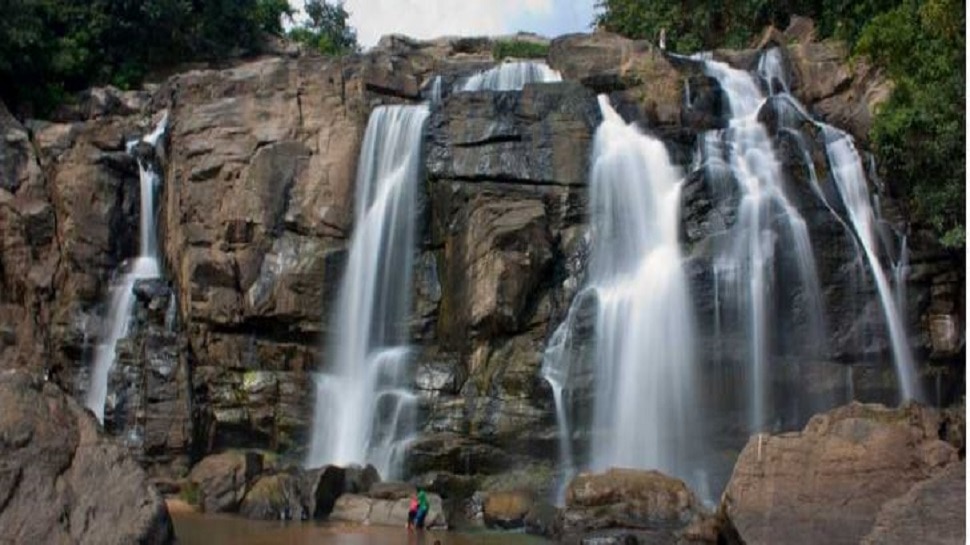 list of must visit waterfalls near ranchi |Waterfalls Near Ranchi: आप ...