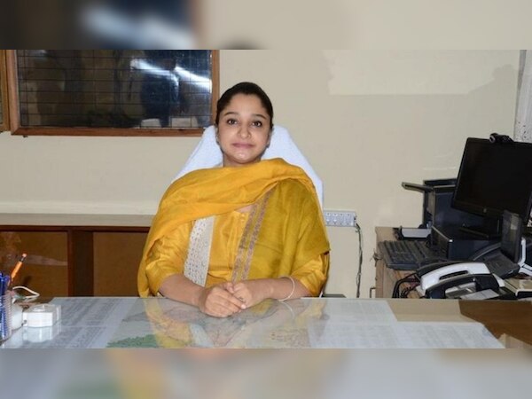 IAS Rukmani Riar Success Story how she done self study and pass UPSC ...