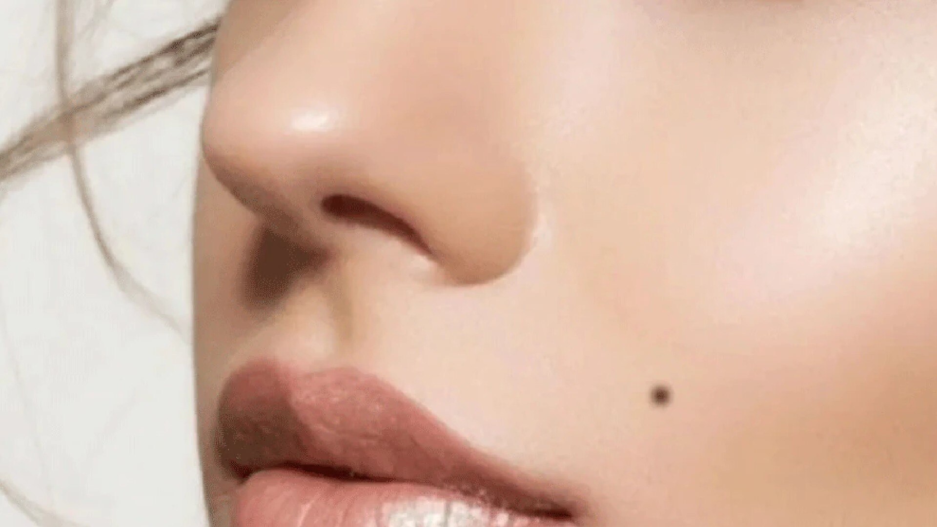 People moles on these 5 parts they live a luxury life apmp | Moles On ...