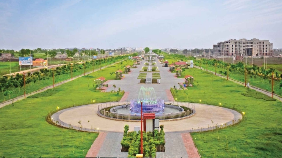 Chhattisgarh Film City Project Delay land rate dispute between Culture ...