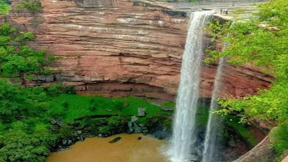 Natural Damoh Waterfall will now look more beautiful people of all ages ...
