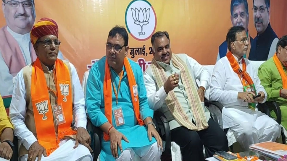 BJPs National General Secretary Tarun Chugh targeted the Congress ...