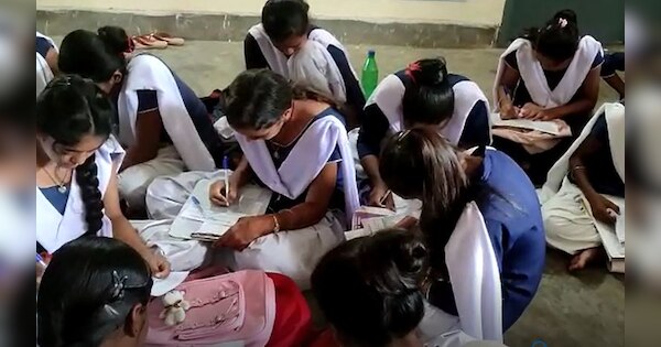 Bihar News: Poor education system lack of space in Lakhisarai school ...