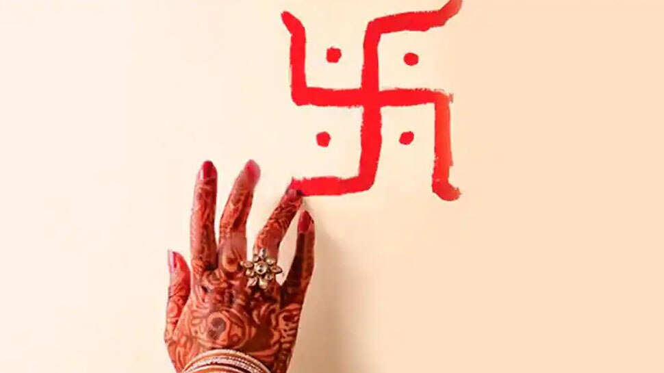 swastika sign why swastika symbol made on the main gate of the house ...