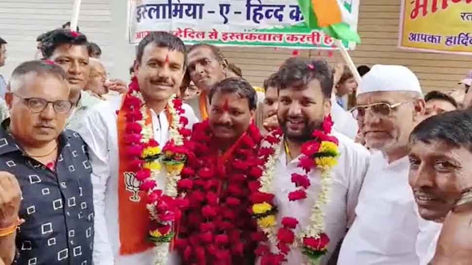 Ratlam Muslim showered flowers on Saawariya Seth yatra also waved ...