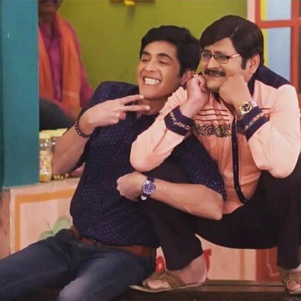 Bhabiji Ghar Par Hain fame Vibhuti Narayan Mishra real wife is beautiful|Vibhuti Narayan Mishra ...