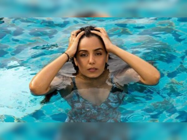 tv actress Srishty Rode shared bold video in monokini from thailand ...