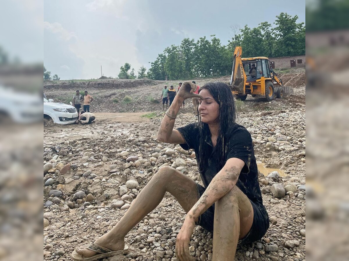 Shenaz Gill glamorous photos goes viral on social media smzs | Photos ...