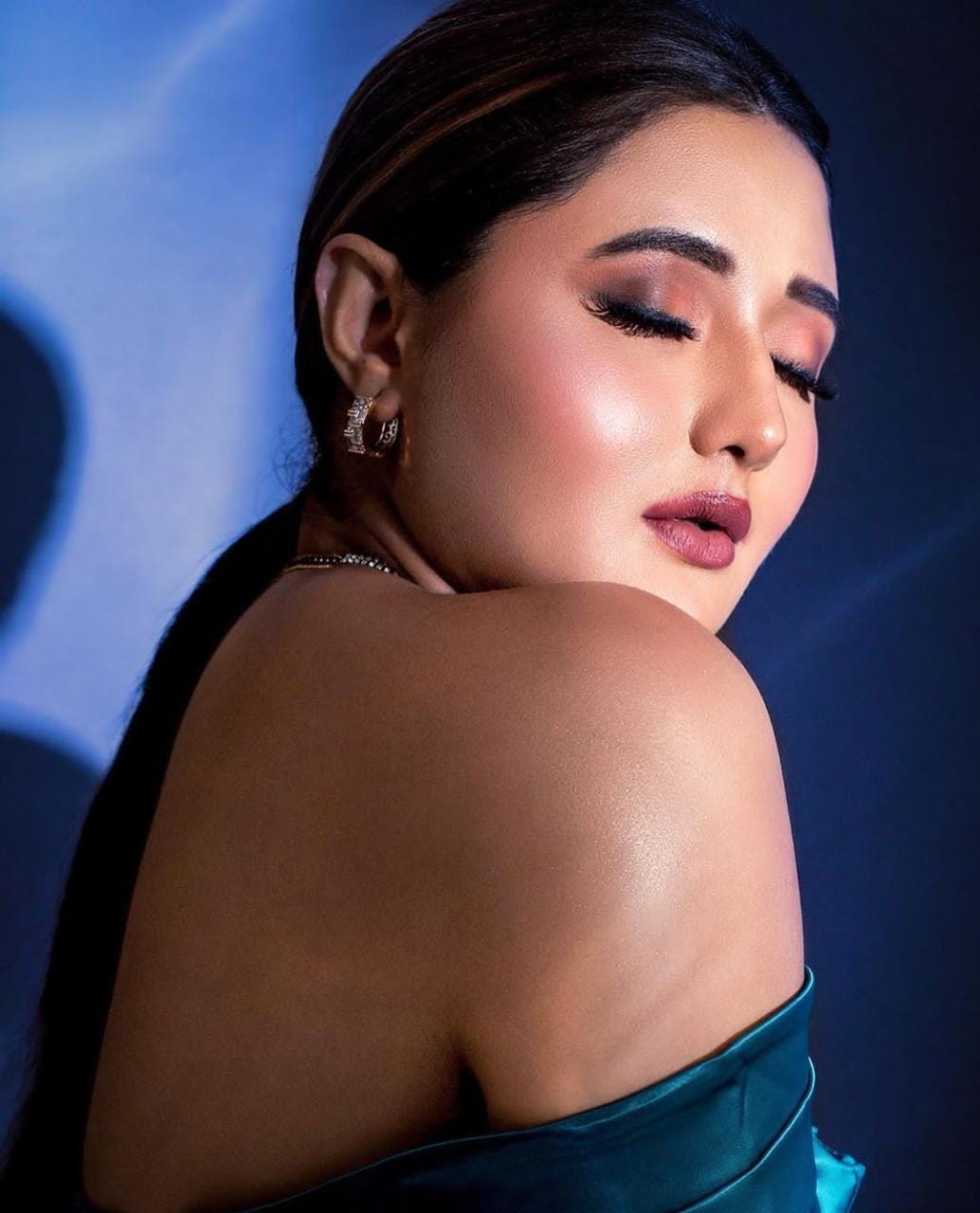 Rashami Desai hot ang bold looks photo viral in social media
