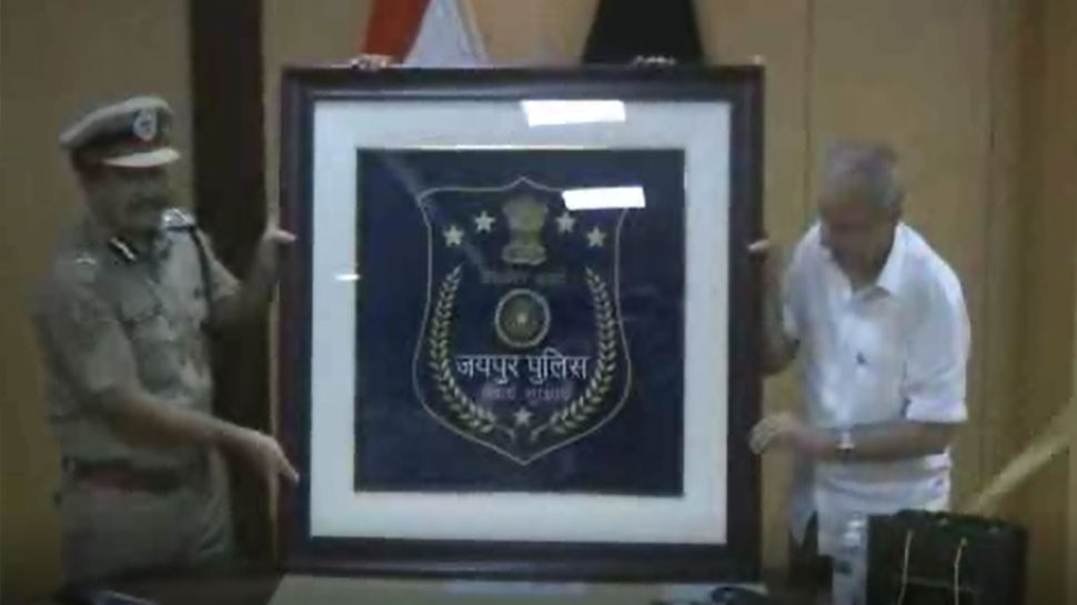 DGP unveiled the new logo of Jaipur Police prepared it on the basis of ...