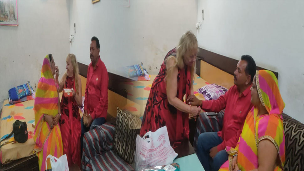 Italy sister tied rakhi to Pushkar brother wrist sister has unwavering ...