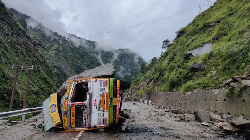 himachal rain landslide flood in shimla mandi 8 people died 15 missing ...