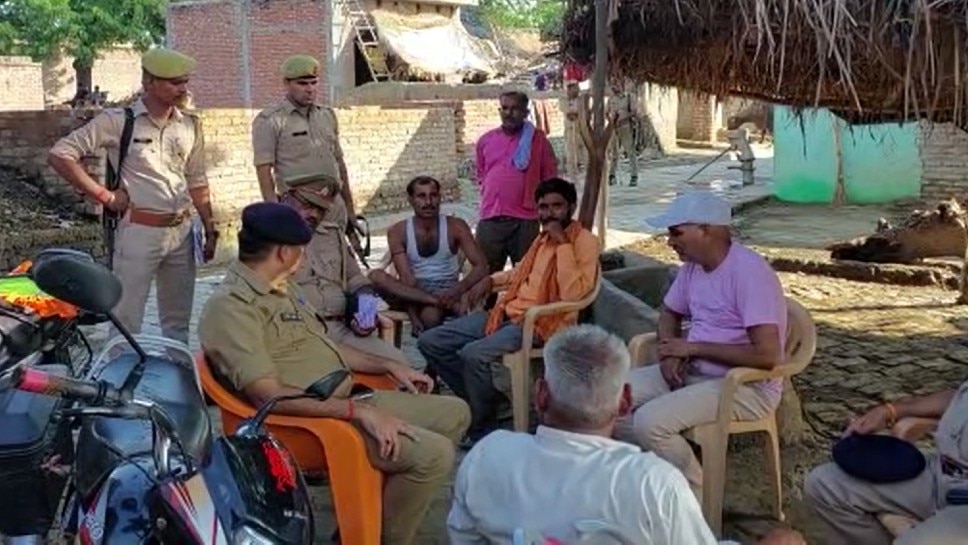 Hardoi 12 families troubled by dabangs gave warning of migration 2 days ...