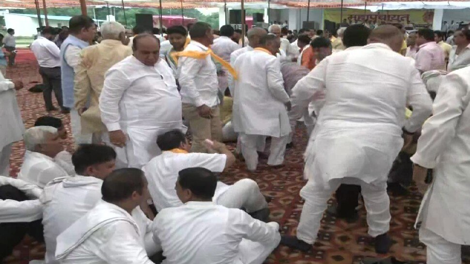 Shrikant tyagi case MP mahesh sharma CM yogi mahapanchayat in noida ...