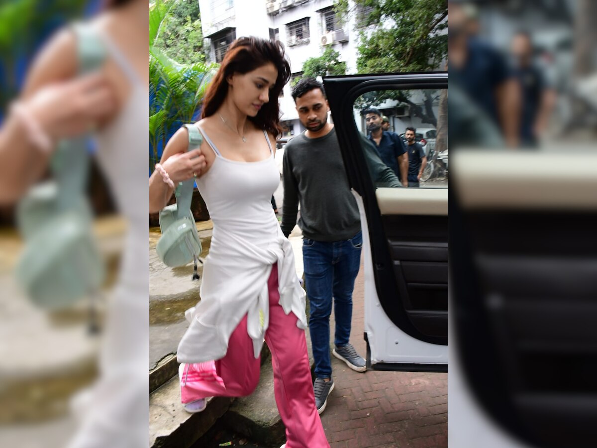 Disha patani in too tight outfits spotted after dance classs Disha ...