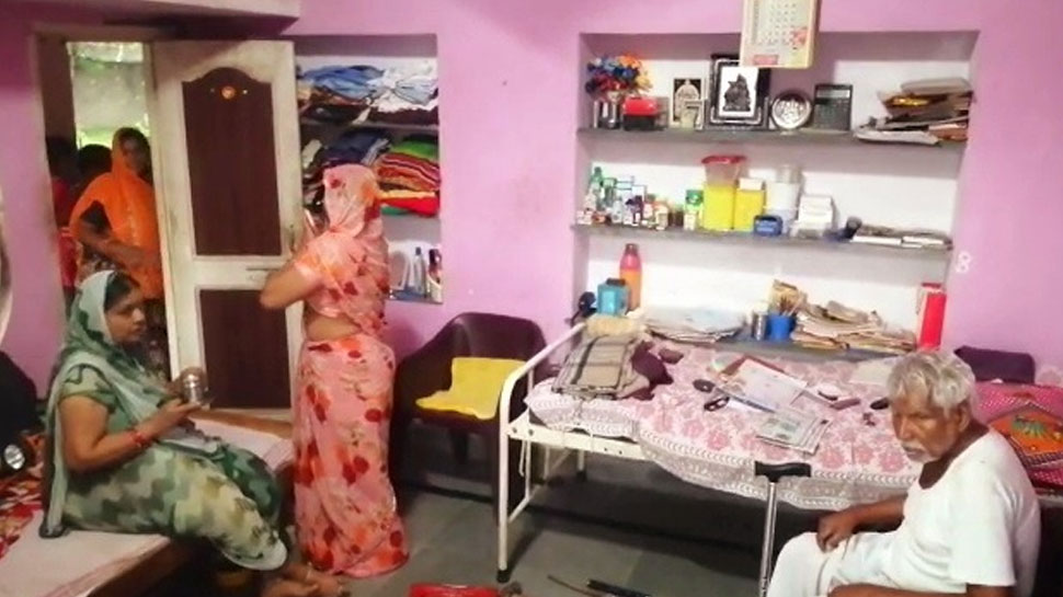 Asind fourteen lakh theft in the dark of night family in shock water on ...