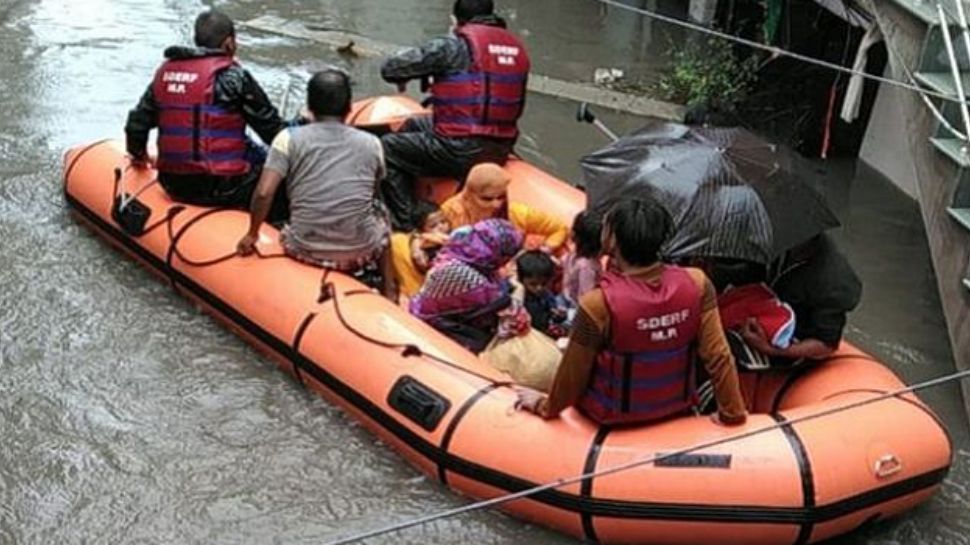 heavy rain cause flood in mp bhopal raisen mandsaur dam overflow boat on roads ndrf sdrf ngmp ...