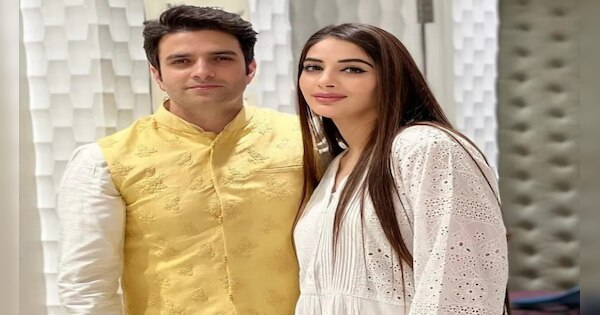 IAS officer Athar Khan shares photo with his fiancé Mehreen wins netizens hearts| Athar Aamir ...
