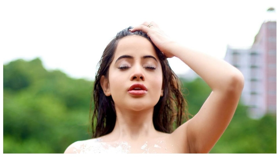 urfi Javed Bolest Photos without bra and undergarments she covered her ...